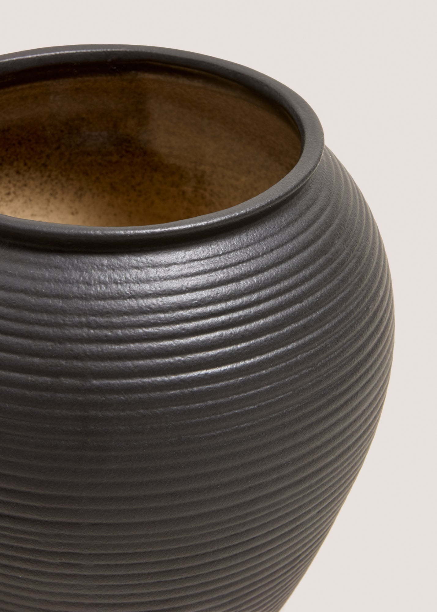 Buy Ceramic Vase (20cm x 20cm x 19.5cm)-Black Online in UAE from Matalan