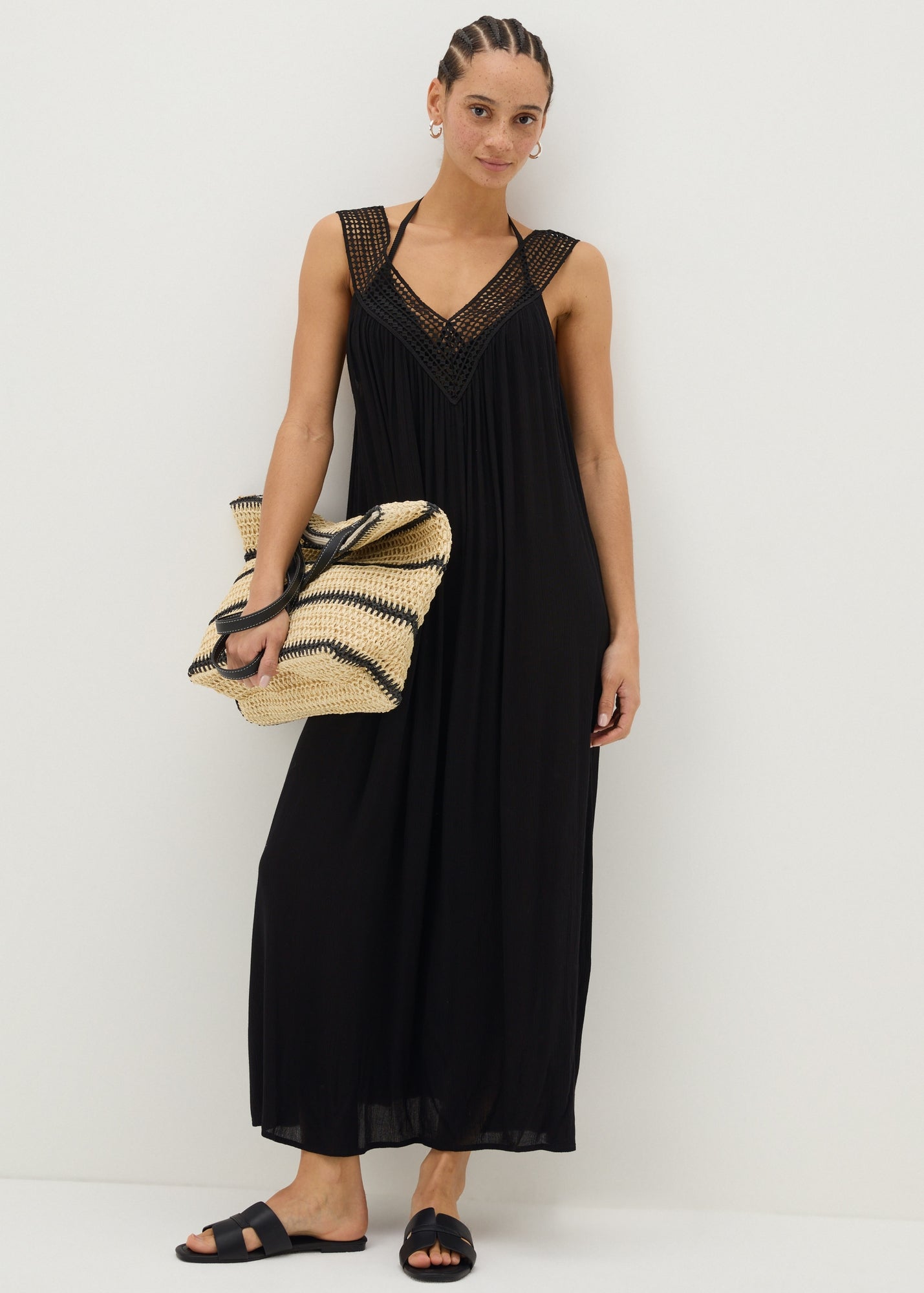 Buy Crinkle V-Neck Maxi Dress Online in Qatar - bfab