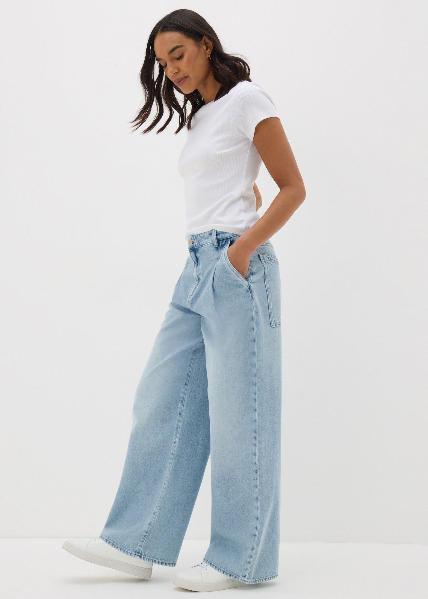 Buy Mid Wash Pleated Wide Leg Jeans Online in Jordan from Matalan