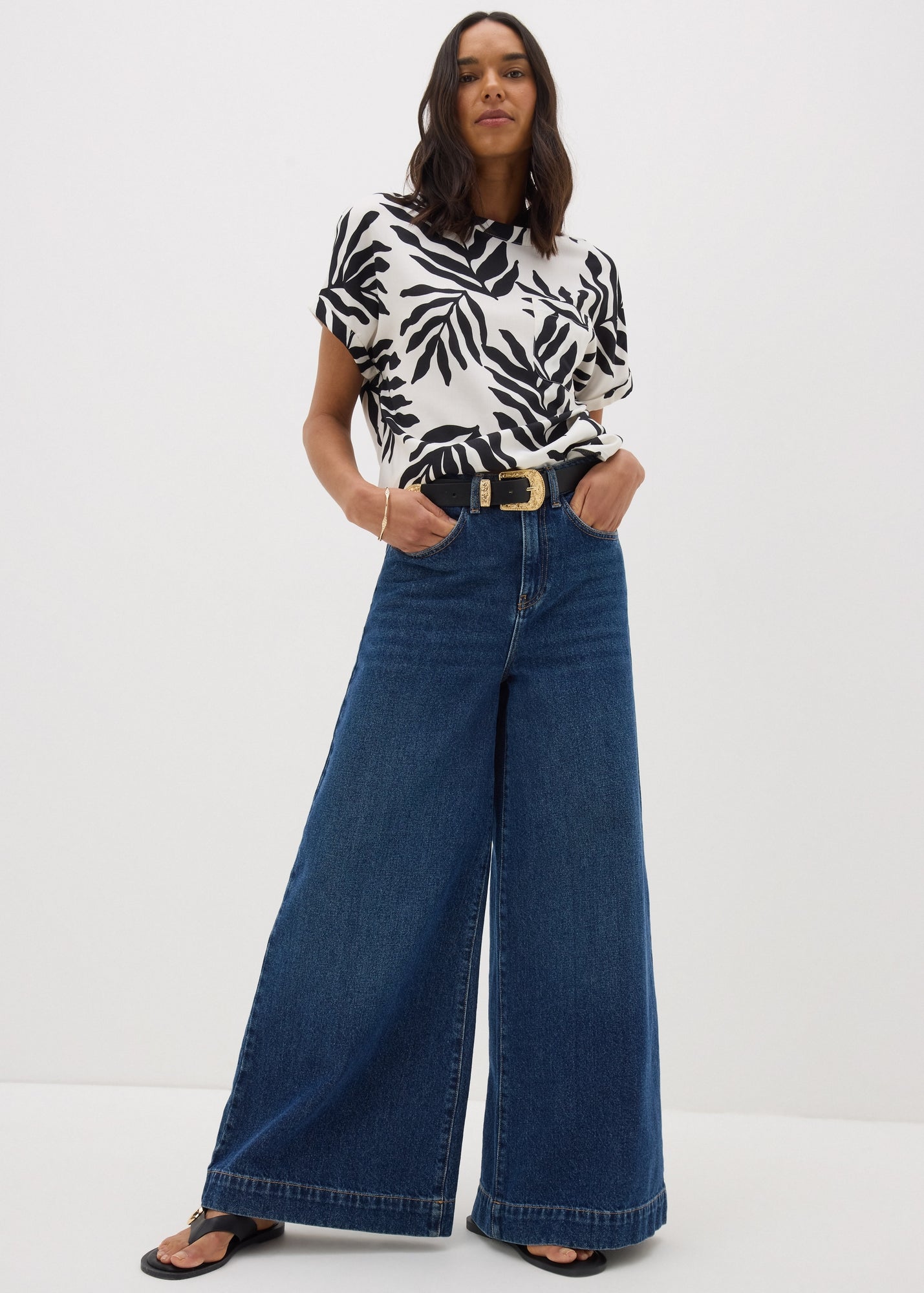 Buy Monochrome Leaf Box Top Online in Oman from Matalan