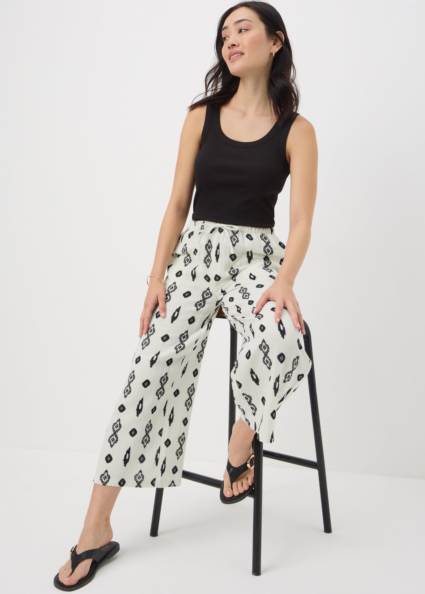 Buy Monochrome Double Cloth Cropped Trousers Online in Jordan from Matalan
